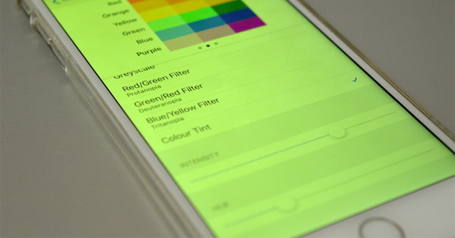 How to fix iPhone screen errors with color noise